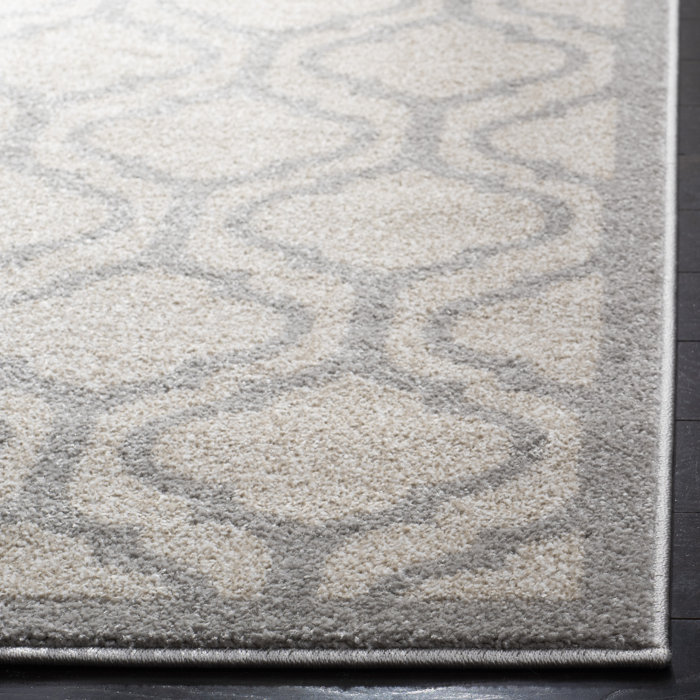 Lark Manor Ammundsen Geometric Rug & Reviews | Wayfair